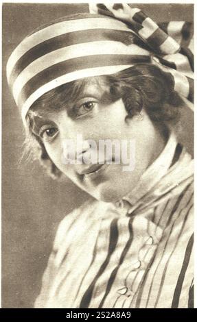 This image shows Annette Kellerman, a famous Australian swimmer and ...