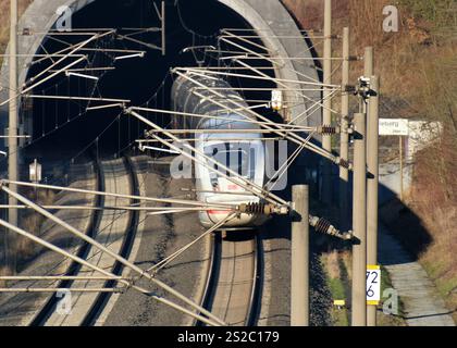 Einblicke bei einer Bahnfahrt mit Start in Goettingen Hbf nach Hannover ...