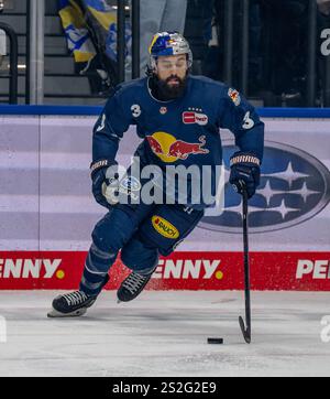 Dominik Bittner (EHC Red Bull Muenchen, #3) / Portrait / Portraet. GER ...