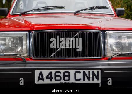 1983 Volvo 240 DL classic Swedish saloon car Stock Photo - Alamy