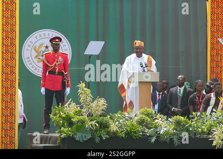 Ghana's President-elect John Dramani Mahama, takes the oath of office ...