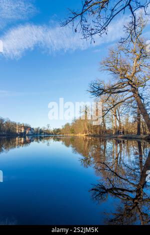 Schloss Hermsdorf Castle, park, pond Schlossteich Ottendorf-Okrilla ...