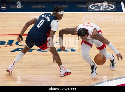 Houston Rockets forward Cam Whitmore (7) dunks during the first half of ...