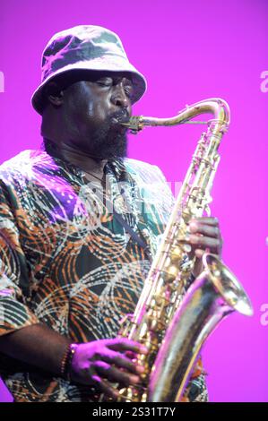 Der britische Jazz-Saxophonist Tony Kofi beim Internationalen ...