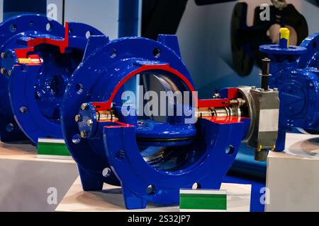 Disc rotary shutter. Detail in section for studying the principle of ...