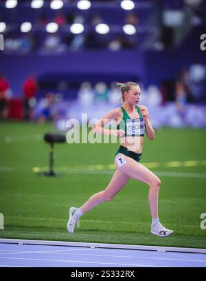 Jodie McCann participating in the 5000 metres at the Paris 2024 Olympic ...