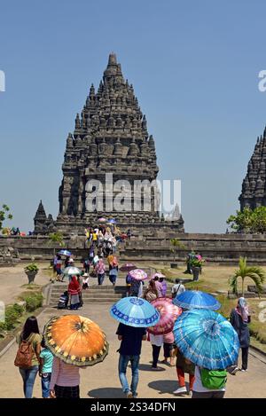 Visitors at Prambanan Temple Compounds, region of Yogyakarta, Java ...