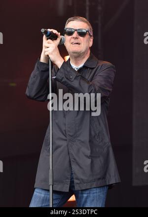The Farm (Peter Hooton) performing at Rewind South 2023, at Temple ...