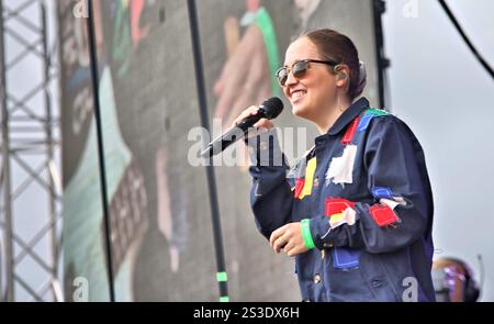 Alice Merton at Big Feastival @ Alex James Farm in the Cotswolds Sunday ...