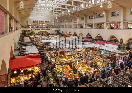 Markthalle Stuttgart im Architekturstil Jugendstil. Lebensmittelmarkt ...