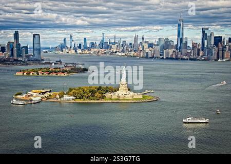 Statue of Liberty standing proud in NYC, NY Stock Photo - Alamy