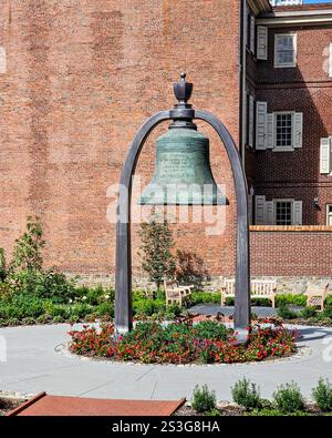 Benjamin Rush Garden with Bicentennial Bell and Bishop William White's ...