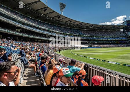 Crowds in the stadium for the Boxing Day Test cricket match at the ...