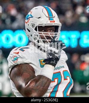 Miami Dolphins offensive tackle Terron Armstead (72) lines ups or a ...