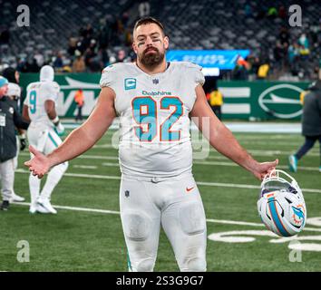 Miami Dolphins defensive tackle Zach Sieler sacks Cincinnati Bengals ...