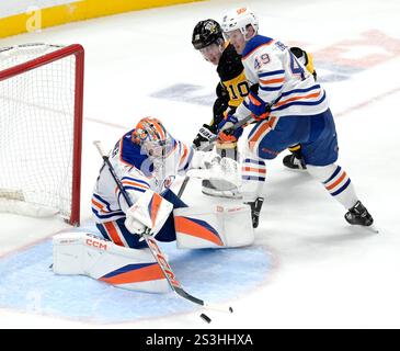 Edmonton Oilers goaltender Stuart Skinner (74) takes a moment after ...