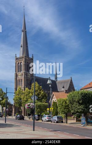 Helmond, the Netherlands. 29 June 2024. Helmond city welcome sign along ...