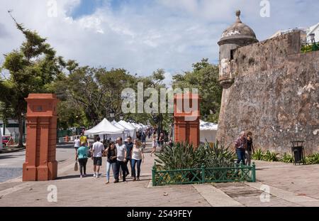 The beautiful promenade, El Paseo de la Princesa, in Old San Juan ...
