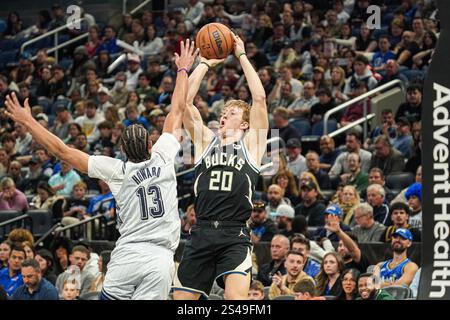 Milwaukee Bucks guard AJ Green (20) drives the ball past Atlanta Hawks ...