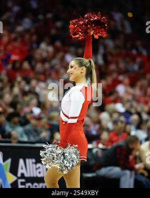 Madison, WI, USA. 10th Jan, 2023. Wisconsin Badgers forward Carter ...