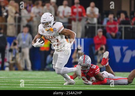 Ohio State cornerback Jermaine Mathews Jr. (7) stands on the field with ...