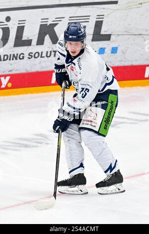 Elis Hede (Straubing Tigers, #75) gegen Kyle Cumiskey (Duesseldorfer EG ...