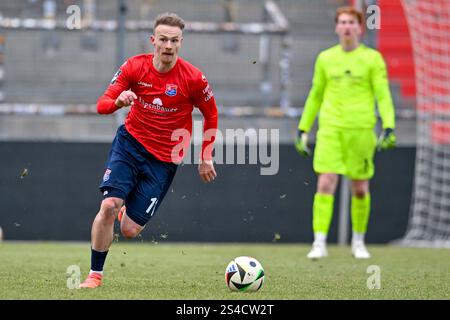 Unterhaching, Deutschland. 11th Jan, 2025. Alexander Leuthard (SpVgg ...