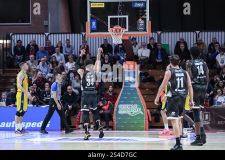 # 34 Kyle Weems (Bertram Derthona Basket Tortona) during Bertram ...