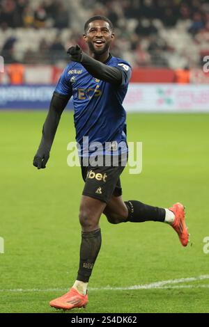 Mohamed Ali Cho of OGC Nice celebrates after scoring goal during the ...
