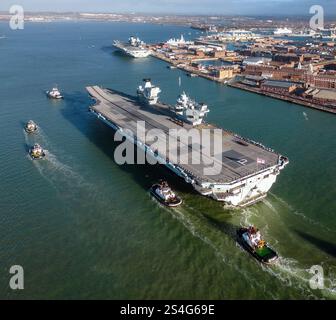 HMS Prince of Wales (R09) returning to Portsmouth, UK on the 26th ...