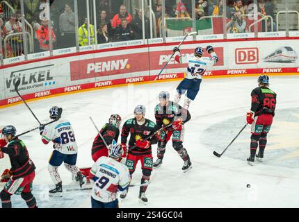 Eric Mik (Eisbären Berlin #12), cutout, portrait / portrait, Lions ...