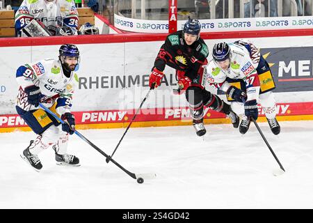 Liam Kirk (Eisbaeren Berlin, #94), Matthew Abt (Fischtown Pinguins, #42), GER, Eisbaeren Berlin ...