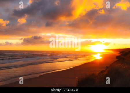Untergehende Sonne am Strand von Kühlungsborn-Ostsee am 21.09.2025 ...