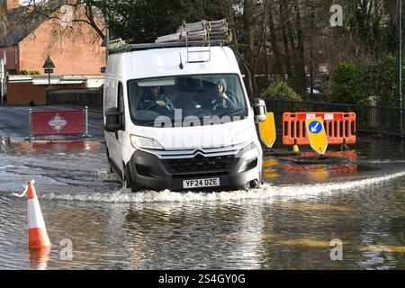 van driving through floodwater in quorn january 2025 Stock Photo - Alamy
