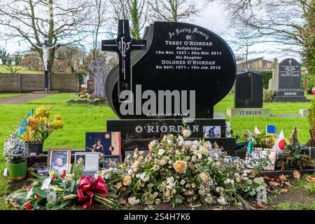 Grave of Dolores O'Riordan, lead singer of The Cranberries, Caherelly ...