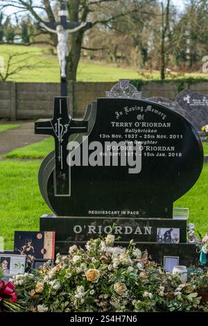 Grave of Dolores O'Riordan, lead singer of The Cranberries, Caherelly ...