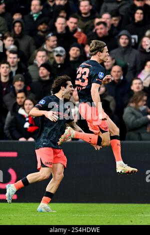 ROTTERDAM - (l-r) Niklas Vesterlund of FC Utrecht, Yankuba Minteh of ...
