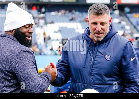 Tennessee Titans head coach Mike Vrabel watches from the sideline in ...