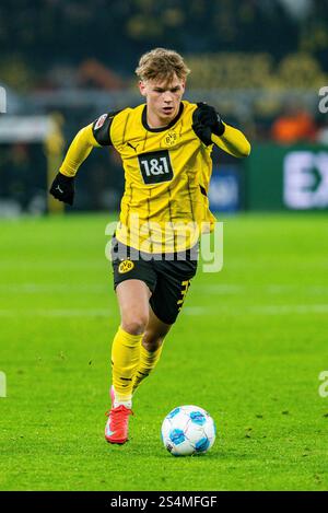 Cole Campbell (Borussia Dortmund, 37) bei der Teamvorstellung vor dem ...