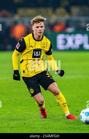 Cole Campbell (Borussia Dortmund, #37) und Jonas Foehrenbach (FC ...