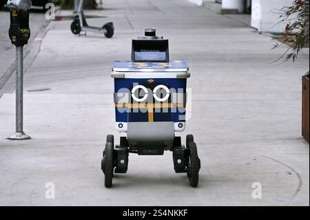 Amazon delivery robot on Sunset Boulevard, Los Angeles, California, USA ...
