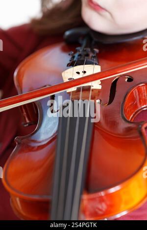 playing violin string bow close up detail Stock Photo - Alamy