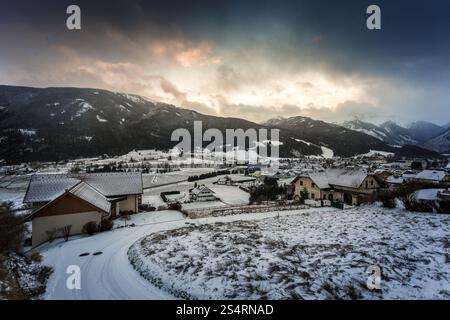 Beautiful scenic sunset over Austrian alps lake. Boats, yachts in the ...