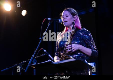 Caroline Davis and Wendy Eisenberg perform during Winter JazzFest ...