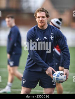 Wakefield, England - 16th December 2024 - Tom Delany of Wakefield ...