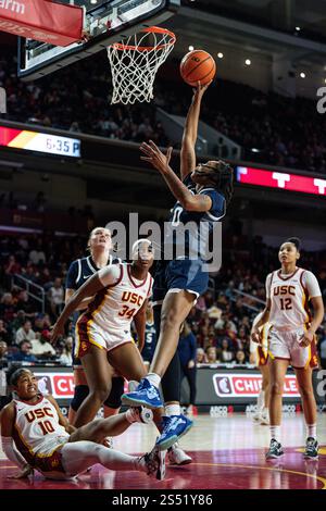 Southern California guard Malia Samuels (10) plays against Indiana in ...