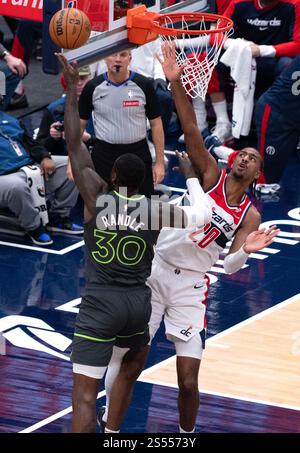 Minnesota Timberwolves forward Julius Randle (30) shoots against Utah ...