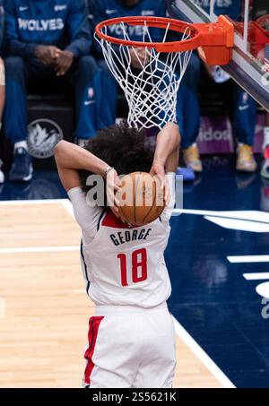 Washington Wizards forward Kyshawn George (18) in action during the ...