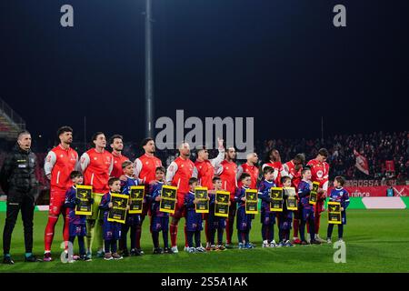 AC Monza line up during the Italian championship Serie A football match ...