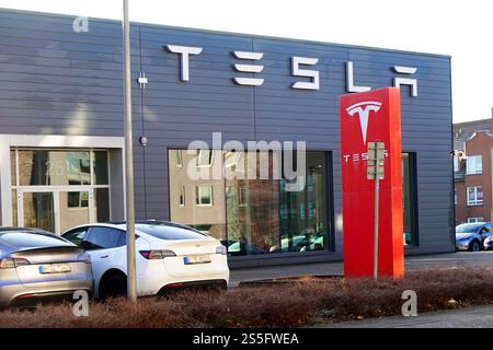 Tesla Center In Hannover Wülfel Gesehen Am 13 01 2025 Tesla